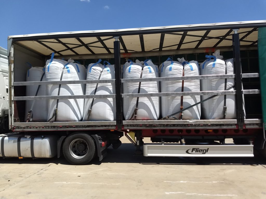 Transporte de sacos Big Bag sobre palets | Mendivil.eu
